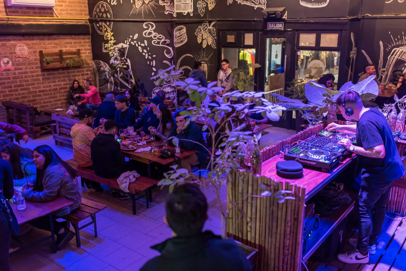 Fondo de Comercio de Bar en General Fernandez Oro en Negozona